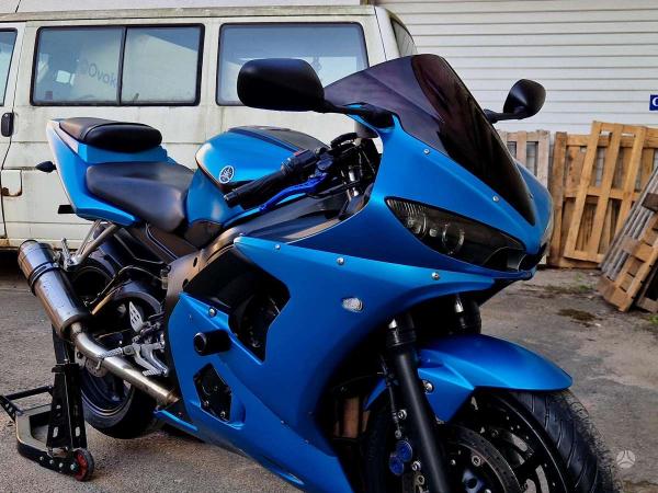 Zils Yamaha R6 2003 Viļņa, ar dzinēja tilpumu 0.60 L un nobraukumu 33 tūkst. km par 3650 €, foto 5 vietnē AUTOMOTO.COM.LV