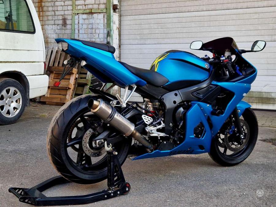 Blue Yamaha R6 2003 in Vilnius, with an engine capacity of 0.60 L and mileage of 33 thousand km for 3650 €, photo 7 on AUTOMOTO.COM.LV