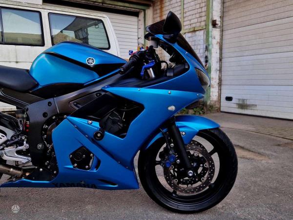 Zils Yamaha R6 2003 Viļņa, ar dzinēja tilpumu 0.60 L un nobraukumu 33 tūkst. km par 3650 €, foto 7 vietnē AUTOMOTO.COM.LV