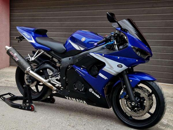 Zils Yamaha R6 2003 Viļņa, ar dzinēja tilpumu 0.60 L un nobraukumu 40 tūkst. km par 3650 €, foto 1 vietnē AUTOMOTO.COM.LV