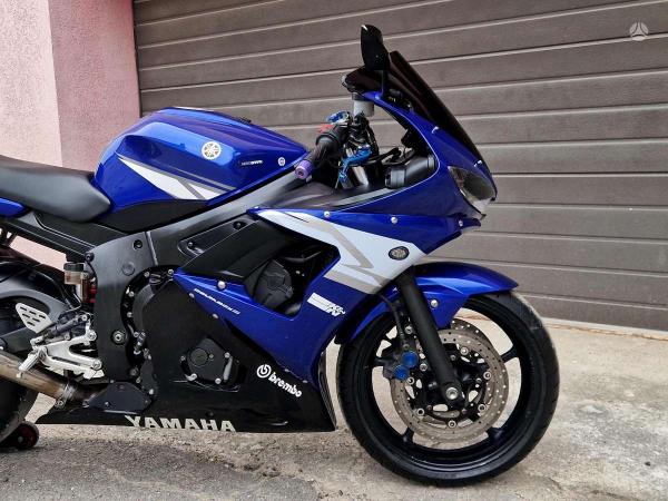Zils Yamaha R6 2003 Viļņa, ar dzinēja tilpumu 0.60 L un nobraukumu 40 tūkst. km par 3650 €, foto 8 vietnē AUTOMOTO.COM.LV