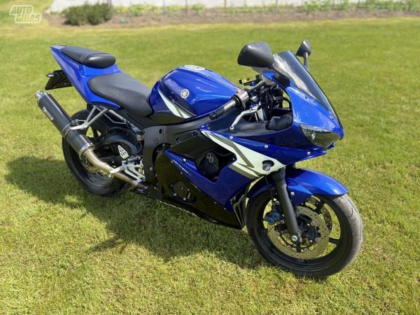 Zils Yamaha R6 2004 Plungė, ar dzinēja tilpumu 0.60 L un nobraukumu 34 tūkst. km par 3200 €, foto 1 vietnē AUTOMOTO.COM.LV