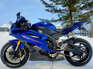 Zils Yamaha R6 2006 Pasvalys, ar dzinēja tilpumu 0.60 L un nobraukumu 33 tūkst. km par 5350 €, foto 2 vietnē AUTOMOTO.COM.LV