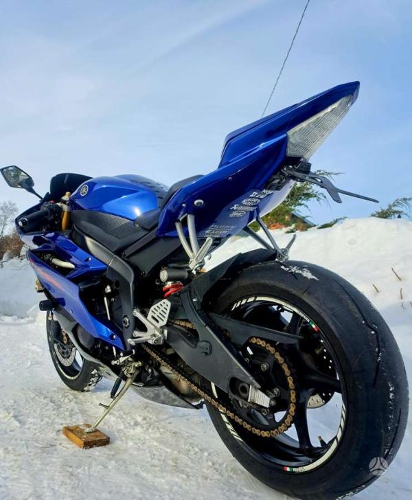 Zils Yamaha R6 2006 Pasvalys, ar dzinēja tilpumu 0.60 L un nobraukumu 33 tūkst. km par 5350 €, foto 8 vietnē AUTOMOTO.COM.LV