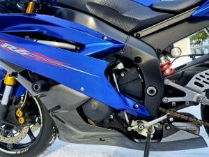Zils Yamaha R6 2006 Pasvalys, ar dzinēja tilpumu 0.60 L un nobraukumu 33 tūkst. km par 5350 €, foto 11 vietnē AUTOMOTO.COM.LV