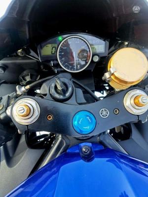 Zils Yamaha R6 2006 Pasvalys, ar dzinēja tilpumu 0.60 L un nobraukumu 33 tūkst. km par 5350 €, foto 18 vietnē AUTOMOTO.COM.LV