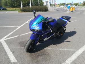 Blue Yamaha R6 2006 in Vilnius, with an engine capacity of 0.60 L and mileage of 32 thousand km for 2850 €, photo  on AUTOMOTO.COM.LV