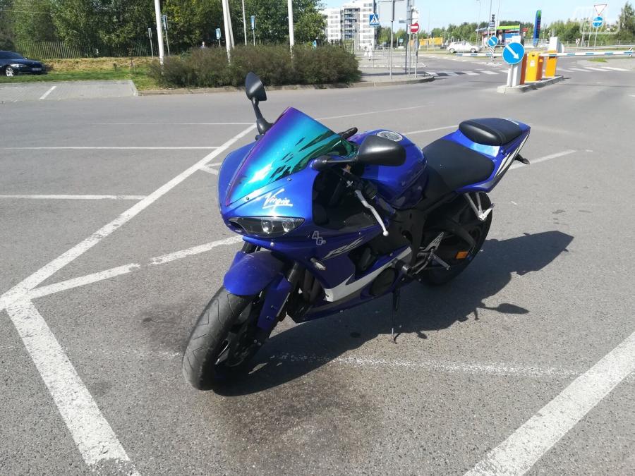 Blue Yamaha R6 2006 in Vilnius, with an engine capacity of 0.60 L and mileage of 32 thousand km for 2850 €, photo 1 on AUTOMOTO.COM.LV