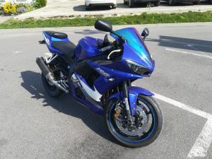 Blue Yamaha R6 2006 in Vilnius, with an engine capacity of 0.60 L and mileage of 32 thousand km for 2850 €, photo 3 on AUTOMOTO.COM.LV