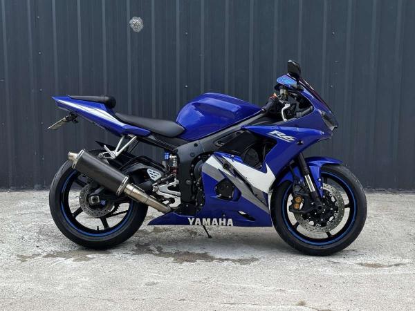 Blue Yamaha R6 2006 in Klaipeda, with an engine capacity of 0.60 L and mileage of 32 thousand km for 3400 €, photo 2 on AUTOMOTO.COM.LV
