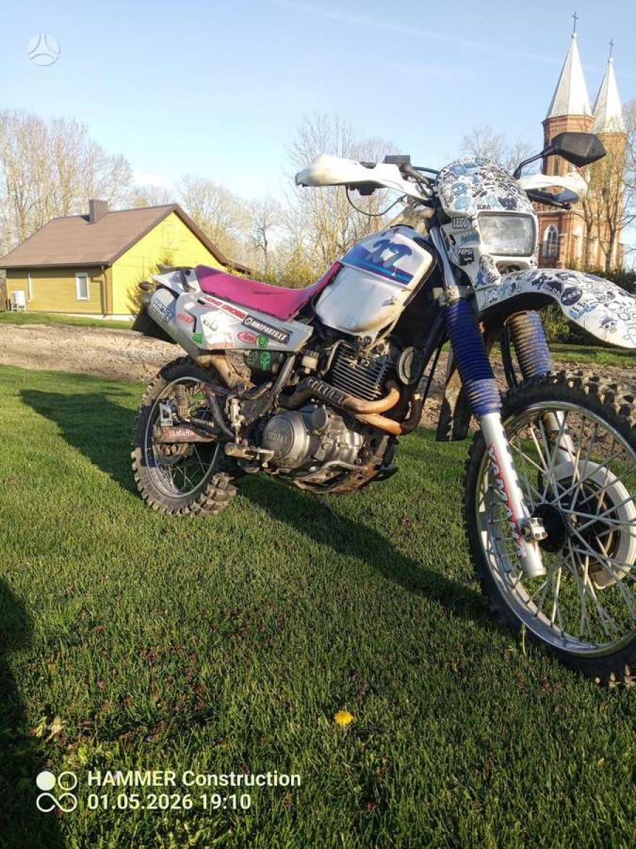 Grey Yamaha R6 1993 in Jurbarkas, with an engine capacity of 0.60 L and mileage of 46 thousand km for 1750 €, photo 3 on AUTOMOTO.COM.LV