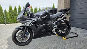 Grey Yamaha R6 2003 in Kaunas, with an engine capacity of 0.00 L and mileage of 31 thousand km for 3200 €, photo 1 on AUTOMOTO.COM.LV