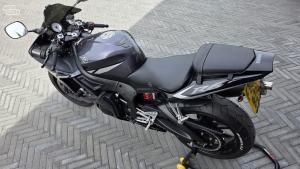 Grey Yamaha R6 2003 in Kaunas, with an engine capacity of 0.00 L and mileage of 31 thousand km for 3200 €, photo 3 on AUTOMOTO.COM.LV
