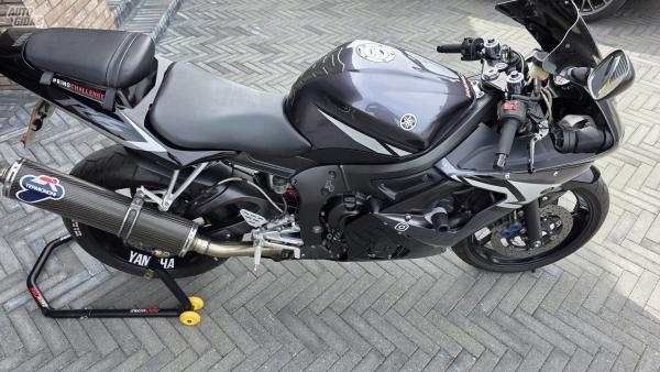 Grey Yamaha R6 2003 in Kaunas, with an engine capacity of 0.00 L and mileage of 31 thousand km for 3200 €, photo 4 on AUTOMOTO.COM.LV