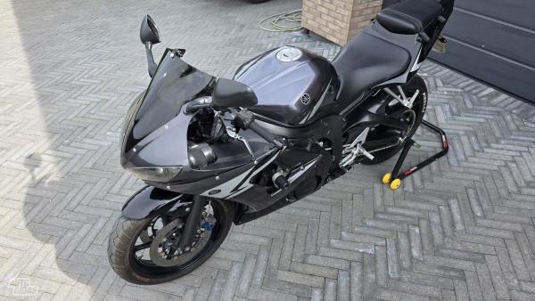 Grey Yamaha R6 2003 in Kaunas, with an engine capacity of 0.00 L and mileage of 31 thousand km for 3200 €, photo 5 on AUTOMOTO.COM.LV