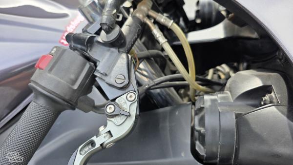 Grey Yamaha R6 2003 in Kaunas, with an engine capacity of 0.00 L and mileage of 31 thousand km for 3200 €, photo 11 on AUTOMOTO.COM.LV