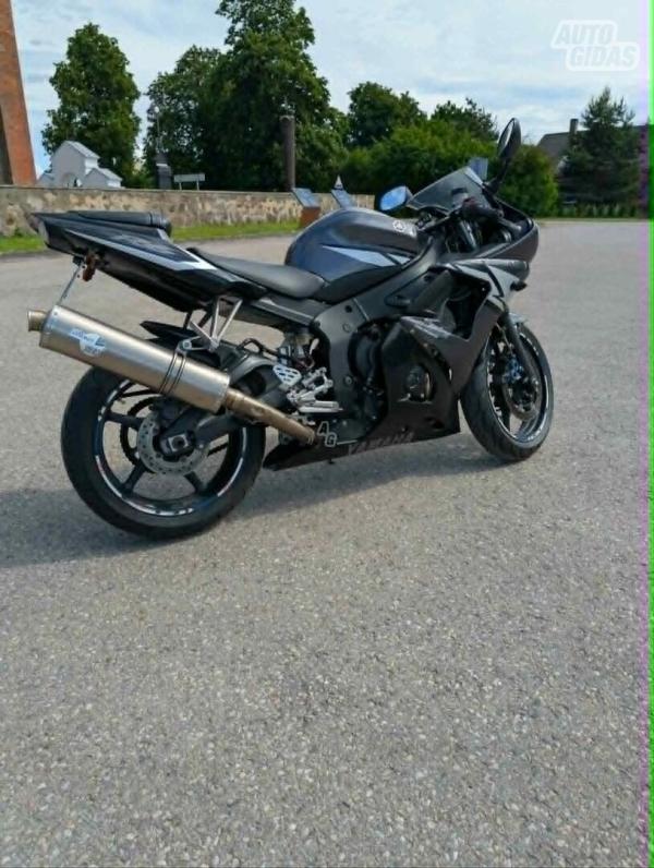 Grey Yamaha R6 2004 in Kaunas, with an engine capacity of 0.60 L and mileage of 55 thousand km for 3100 €, photo 4 on AUTOMOTO.COM.LV