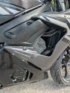 Grey Yamaha R6 2004 in Kaunas, with an engine capacity of 0.60 L and mileage of 55 thousand km for 3100 €, photo 14 on AUTOMOTO.COM.LV