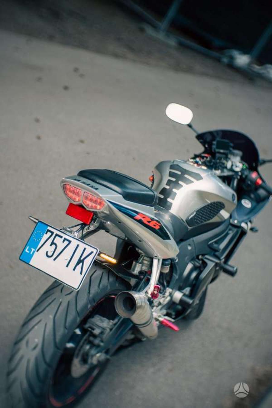 Grey Yamaha R6 2005 in Alytus, with an engine capacity of 0.60 L and mileage of 39 thousand km for 3800 €, photo 6 on AUTOMOTO.COM.LV