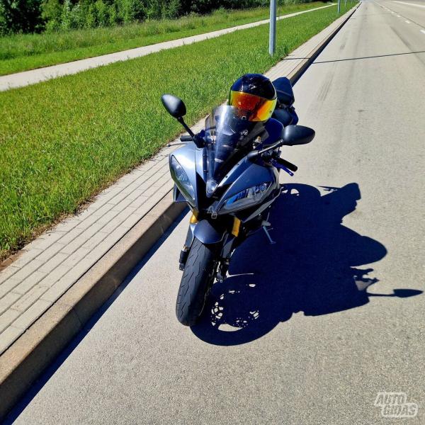 Grey Yamaha R6 2007 in Radviliskis, with an engine capacity of 0.60 L and mileage of 70 thousand km for 4200 €, photo 5 on AUTOMOTO.COM.LV