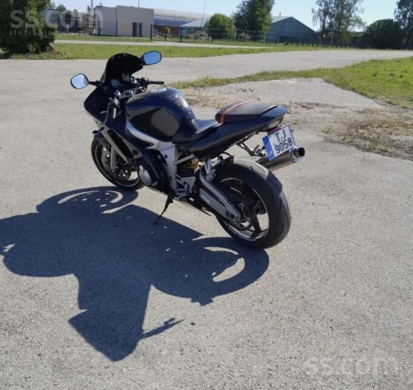 Yamaha R6 1999 in Saldus, with an engine capacity of 0.60 L and mileage of 0 thousand km for 2000 €, photo 1 on AUTOMOTO.COM.LV