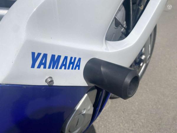 Yamaha R6 1999 Marijampole, ar dzinēja tilpumu 0.60 L un nobraukumu 35 tūkst. km par 1750 €, foto 5 vietnē AUTOMOTO.COM.LV