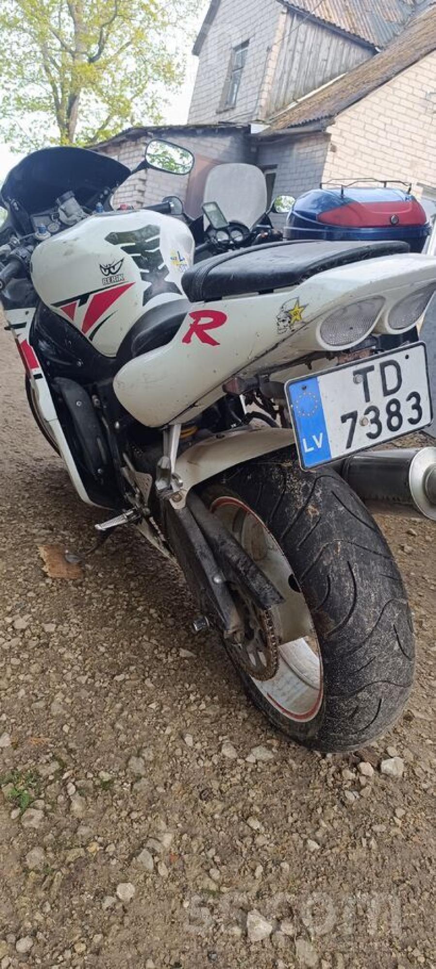 Yamaha R6 2000 Rēzekne, ar dzinēja tilpumu 0.60 L un nobraukumu 0 tūkst. km par 1350 €, foto 4 vietnē AUTOMOTO.COM.LV