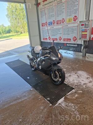 Yamaha R6 2000 in Liepaja, with an engine capacity of 0.60 L and mileage of 0 thousand km for 2300 €, photo 3 on AUTOMOTO.COM.LV