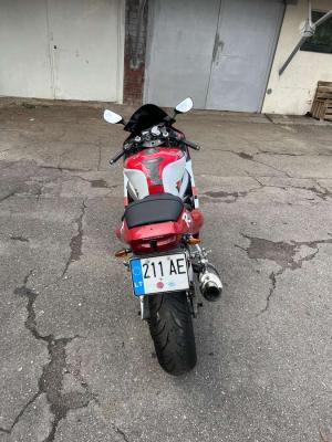 Yamaha R6 2000 in Klaipeda, with an engine capacity of 0.60 L and mileage of 26 thousand km for 2000 €, photo 4 on AUTOMOTO.COM.LV