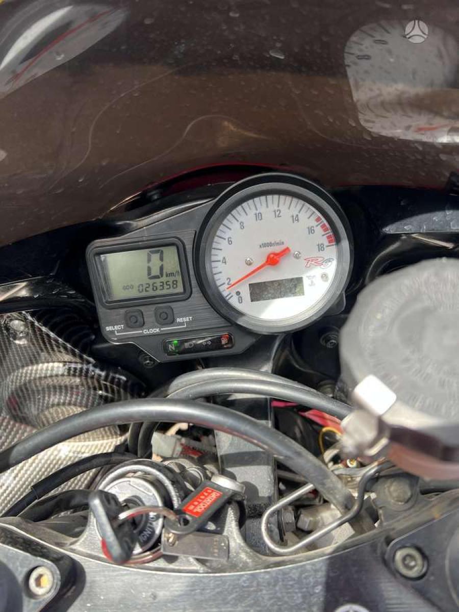 Yamaha R6 2000 in Klaipeda, with an engine capacity of 0.60 L and mileage of 26 thousand km for 2000 €, photo 6 on AUTOMOTO.COM.LV