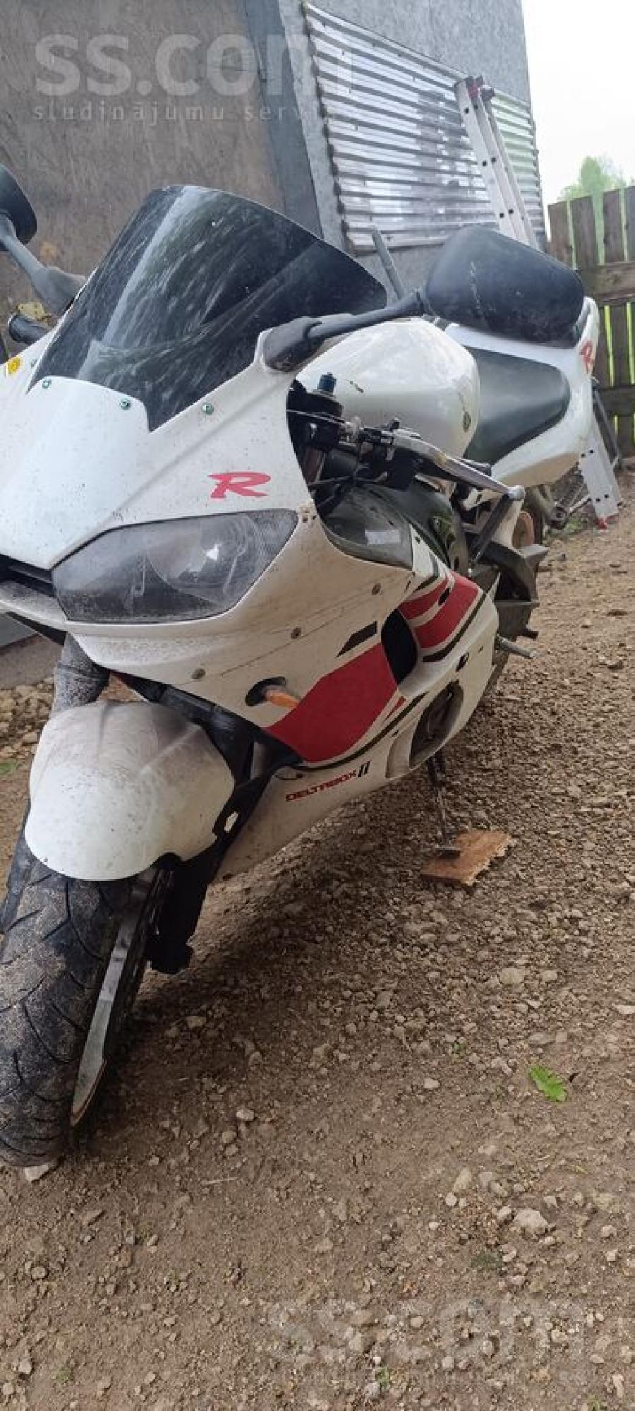Yamaha R6 2000 in Rezekne, with an engine capacity of 0.60 L and mileage of 0 thousand km for 1100 €, photo 1 on AUTOMOTO.COM.LV