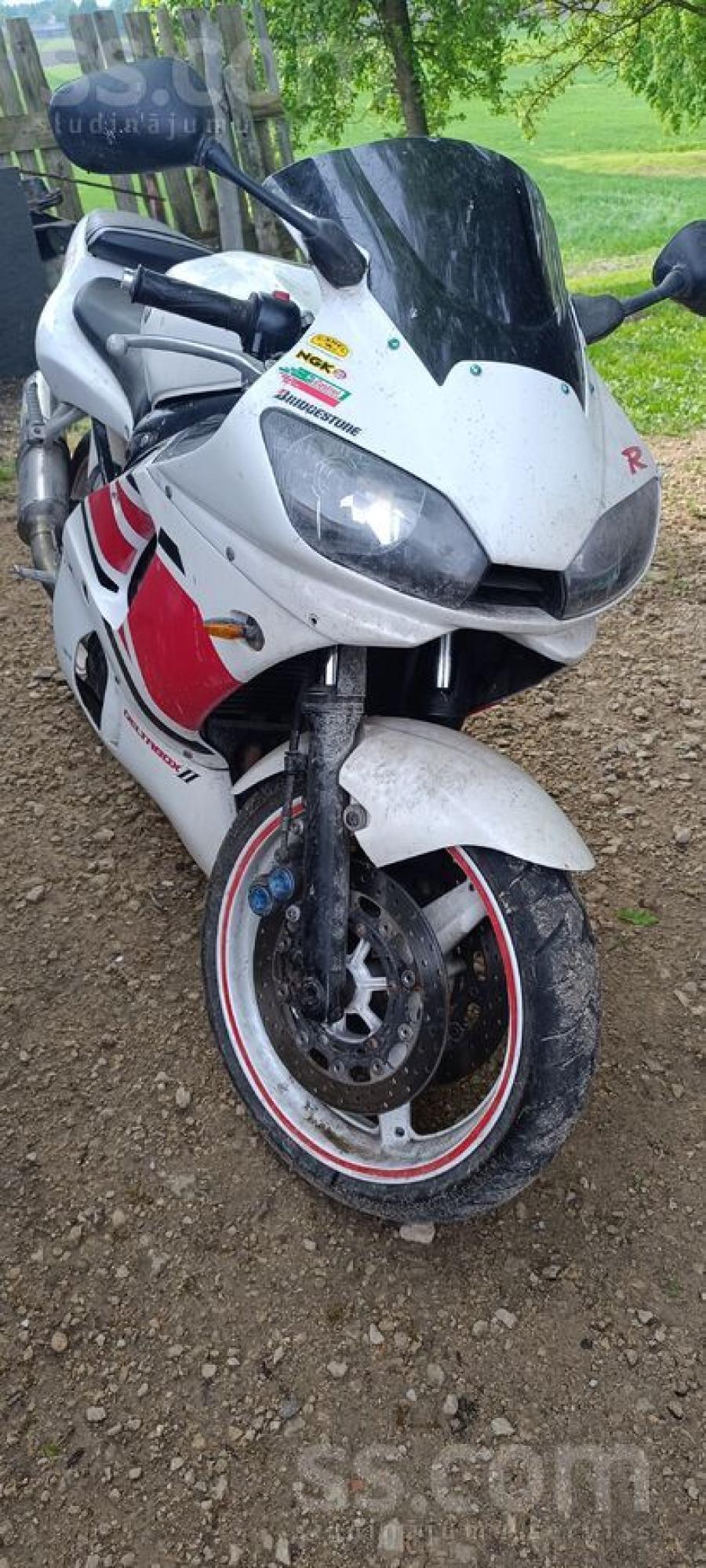 Yamaha R6 2000 in Rezekne, with an engine capacity of 0.60 L and mileage of 0 thousand km for 1100 €, photo 3 on AUTOMOTO.COM.LV