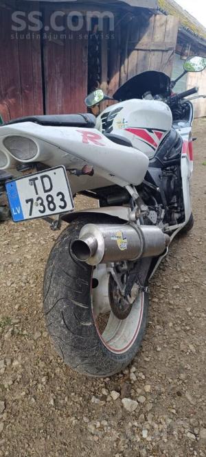 Yamaha R6 2000 in Rezekne, with an engine capacity of 0.60 L and mileage of 0 thousand km for 1100 €, photo 5 on AUTOMOTO.COM.LV