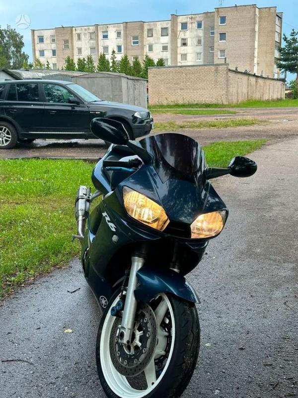 Yamaha R6 2000 in Vievis, with an engine capacity of 0.60 L and mileage of 25 thousand km for 2200 €, photo 4 on AUTOMOTO.COM.LV