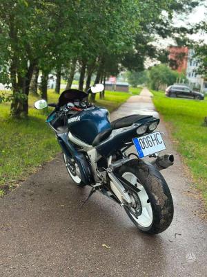 Yamaha R6 2000 Vievis, ar dzinēja tilpumu 0.60 L un nobraukumu 25 tūkst. km par 2200 €, foto 3 vietnē AUTOMOTO.COM.LV