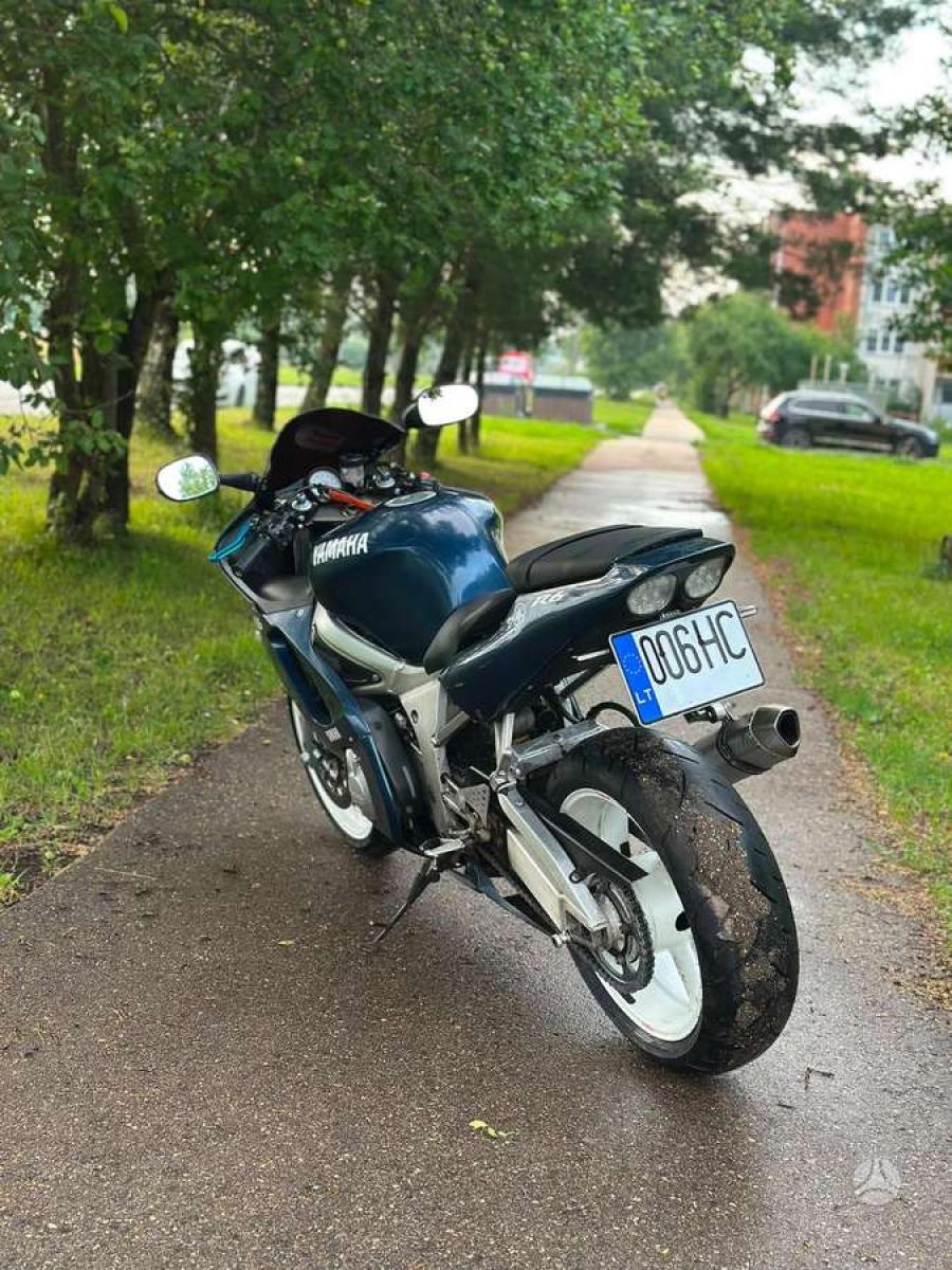 Yamaha R6 2000 Vievis, ar dzinēja tilpumu 0.60 L un nobraukumu 25 tūkst. km par 2200 €, foto 3 vietnē AUTOMOTO.COM.LV