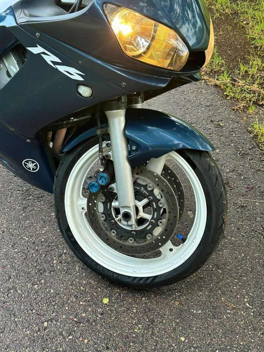 Yamaha R6 2000 Vievis, ar dzinēja tilpumu 0.60 L un nobraukumu 25 tūkst. km par 2200 €, foto 6 vietnē AUTOMOTO.COM.LV