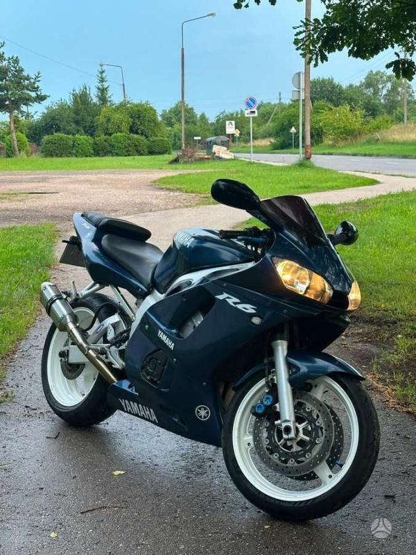 Yamaha R6 2000 in Vievis, with an engine capacity of 0.60 L and mileage of 25 thousand km for 2200 €, photo 8 on AUTOMOTO.COM.LV