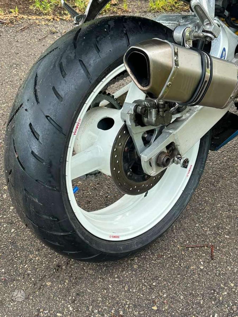 Yamaha R6 2000 Vievis, ar dzinēja tilpumu 0.60 L un nobraukumu 25 tūkst. km par 2200 €, foto 10 vietnē AUTOMOTO.COM.LV