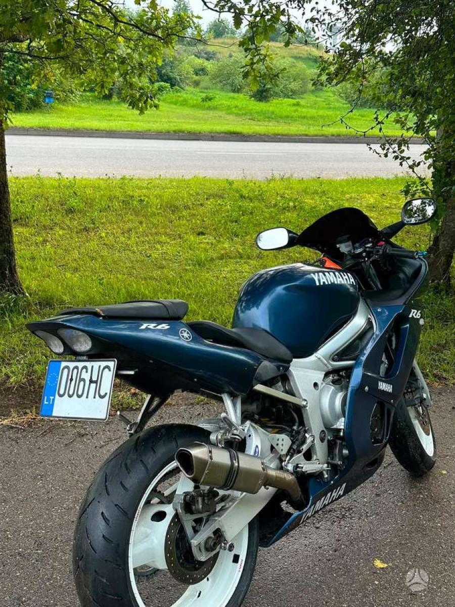 Yamaha R6 2000 Vievis, ar dzinēja tilpumu 0.60 L un nobraukumu 25 tūkst. km par 2200 €, foto 11 vietnē AUTOMOTO.COM.LV