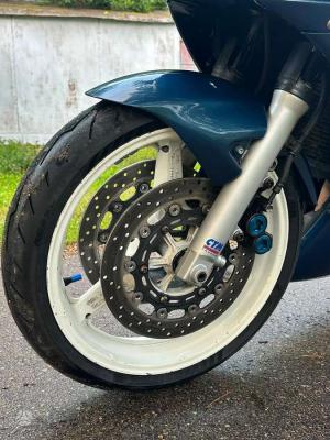 Yamaha R6 2000 Vievis, ar dzinēja tilpumu 0.60 L un nobraukumu 25 tūkst. km par 2200 €, foto 13 vietnē AUTOMOTO.COM.LV