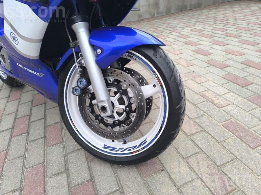 Yamaha R6 2000 in Rezekne, with an engine capacity of 0.60 L and mileage of 0 thousand km for 3100 €, photo 5 on AUTOMOTO.COM.LV