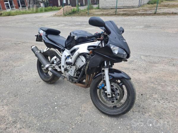 Ямаха R6 2001 в Бауска, объемом двигателя 0.60 л и пробегом 0 тыс. км за 1850 €, фото 1 на AUTOMOTO.COM.LV