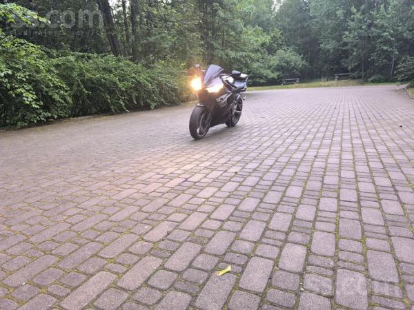 Yamaha R6 2003 Ludza, ar dzinēja tilpumu 0.60 L un nobraukumu 0 tūkst. km par 3200 €, foto 1 vietnē AUTOMOTO.COM.LV
