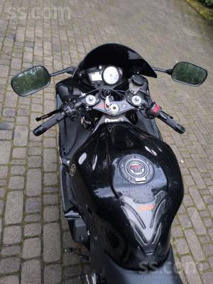 Yamaha R6 2003 Ludza, ar dzinēja tilpumu 0.60 L un nobraukumu 0 tūkst. km par 3200 €, foto 4 vietnē AUTOMOTO.COM.LV