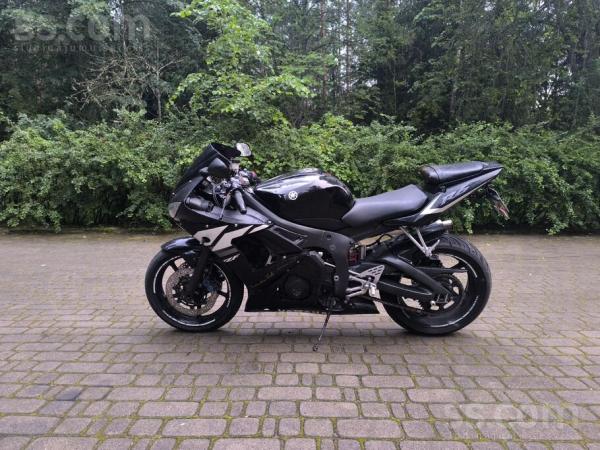Yamaha R6 2003 Ludza, ar dzinēja tilpumu 0.60 L un nobraukumu 0 tūkst. km par 3200 €, foto 4 vietnē AUTOMOTO.COM.LV