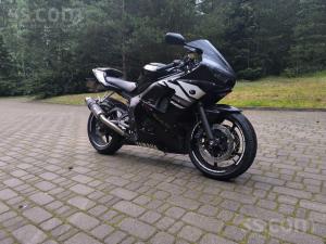 Yamaha R6 2003 Ludza, ar dzinēja tilpumu 0.60 L un nobraukumu 0 tūkst. km par 3200 €, foto 9 vietnē AUTOMOTO.COM.LV