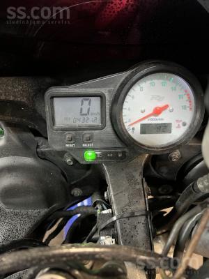 Yamaha R6 2003 in Riga, with an engine capacity of 0.60 L and mileage of 0 thousand km for 1800 €, photo 5 on AUTOMOTO.COM.LV