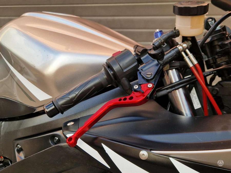 Yamaha R6 2003 Viļņa, ar dzinēja tilpumu 0.60 L un nobraukumu 34 tūkst. km par 3650 €, foto 12 vietnē AUTOMOTO.COM.LV