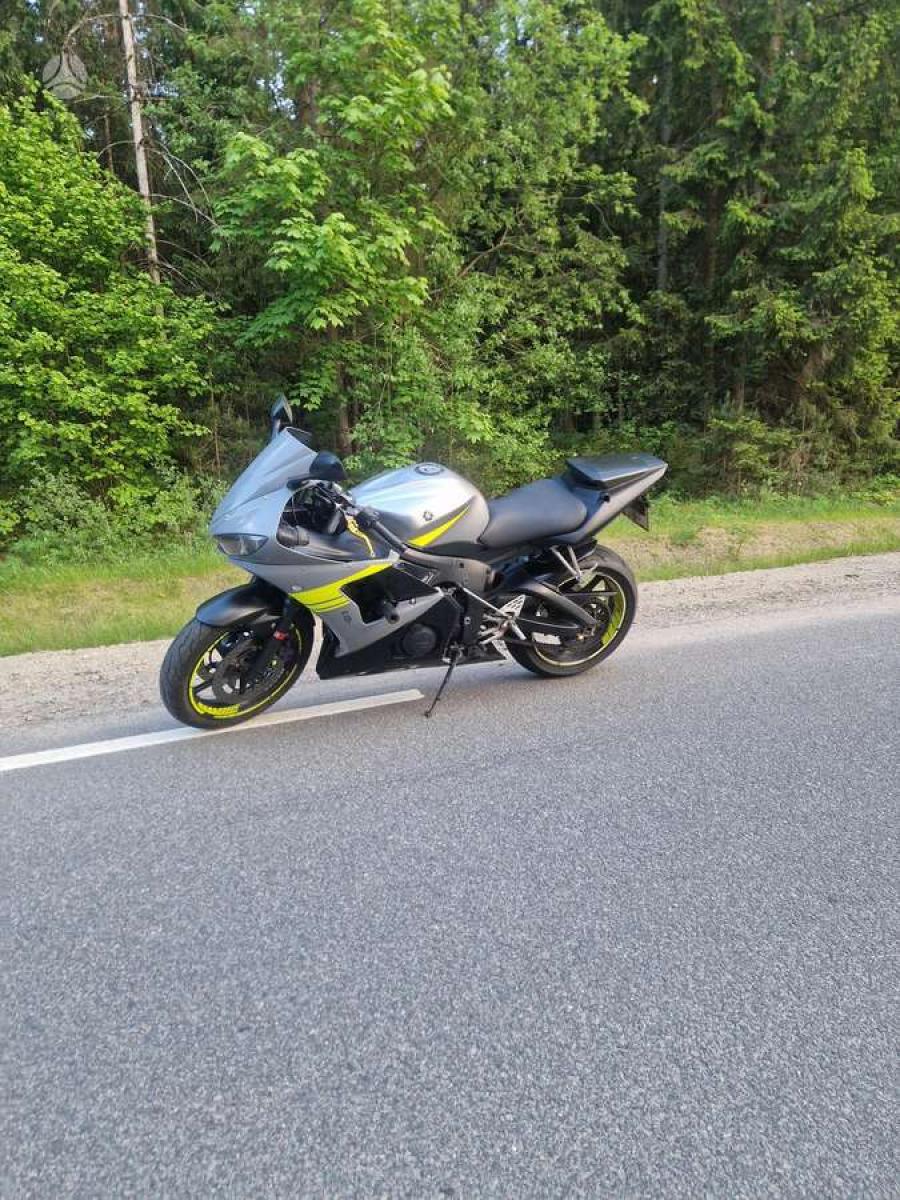 Yamaha R6 2004 in Vilnius, with an engine capacity of 0.60 L and mileage of 70 thousand km for 3800 €, photo 7 on AUTOMOTO.COM.LV
